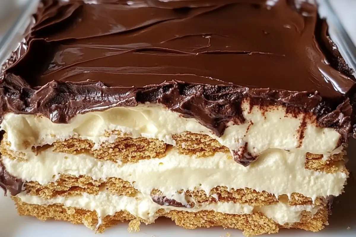 Easy No-Bake Chocolate Éclair Cake | Quick and Delicious Dessert